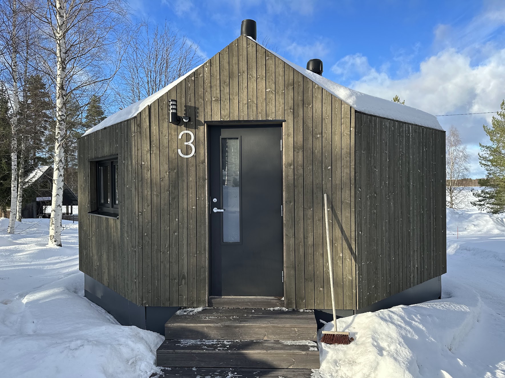 湖水地方のサマーコテージ、Revontuli Resort（レヴォントゥリ・リゾート） | Nyt Sauna